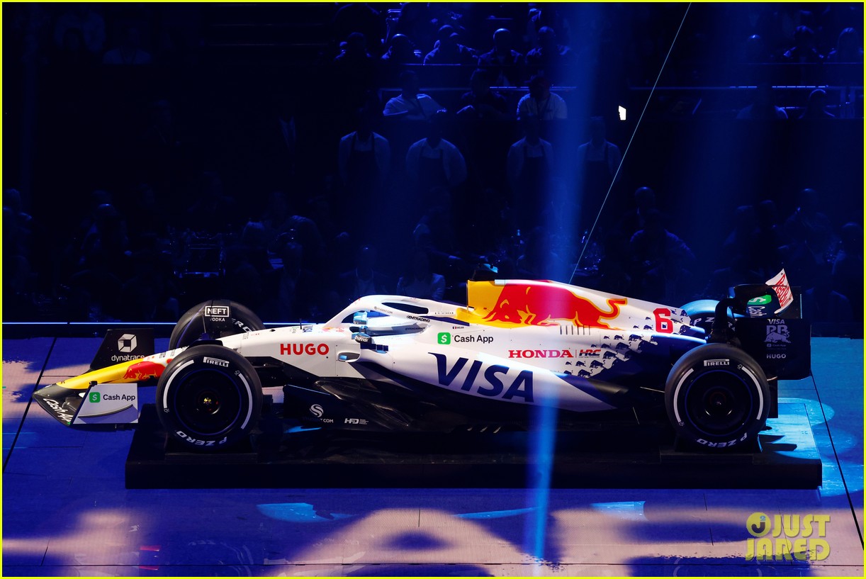 F1 Stars Lewis Hamilton, Lando Norris, Liam Lawson & More Attend F1 75 Live to Launch 2025 ...