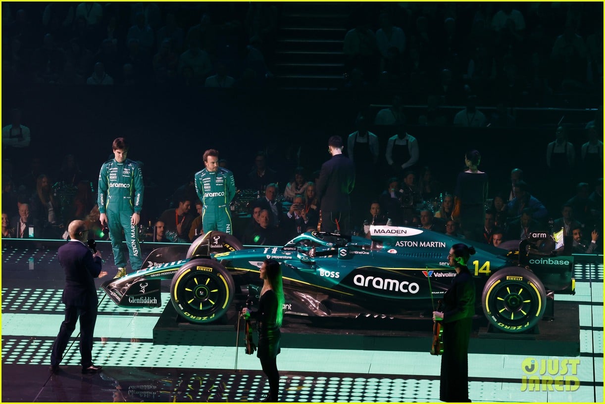 F1 Stars Lewis Hamilton, Lando Norris, Liam Lawson & More Attend F1 75 ...