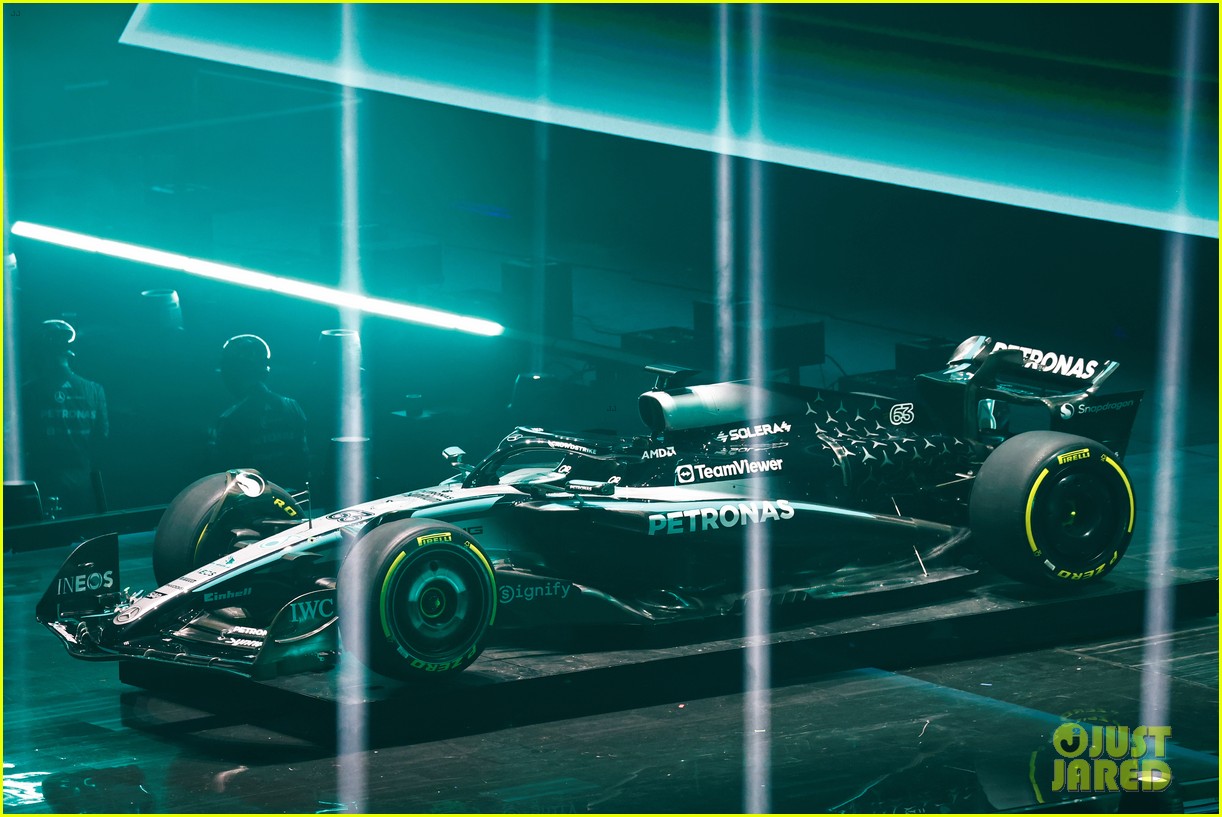 F1 Stars Lewis Hamilton, Lando Norris, Liam Lawson & More Attend F1 75 ...