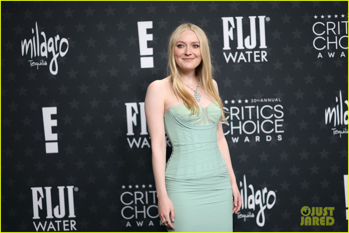 Andrew Scott & Dakota Fanning Represent 'Ripley' at Critics Choice ...