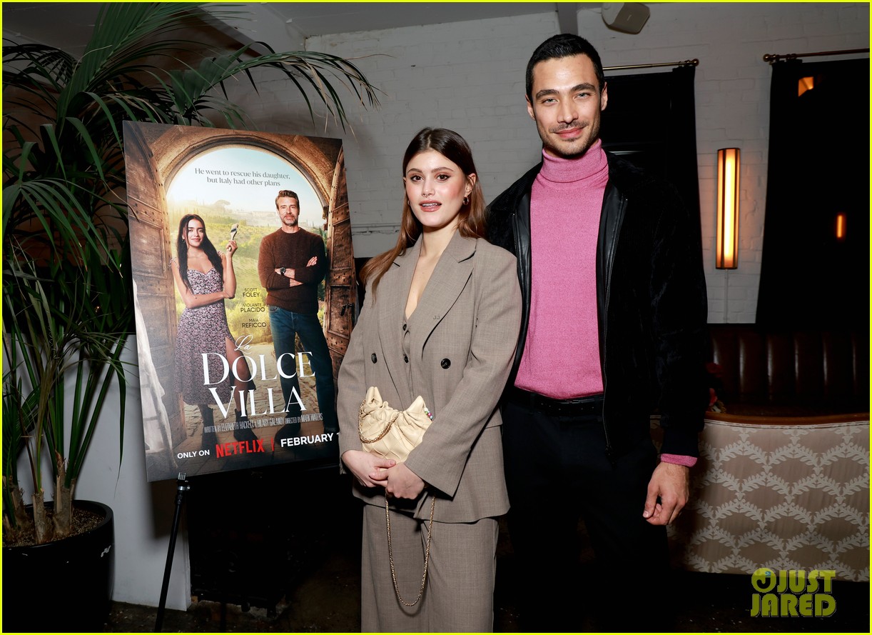 Scott Foley Makes Rare Appearance with Wife & Kids at 'La Dolce Villa ...