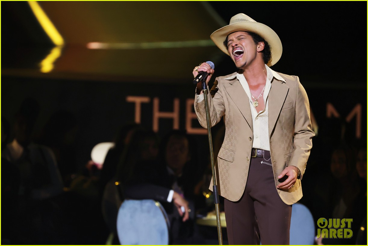 Lady Gaga & Bruno Mars Cover 'California Dreamin'' in L.A. Fires Tribute at Grammys 2025 - Watch ...