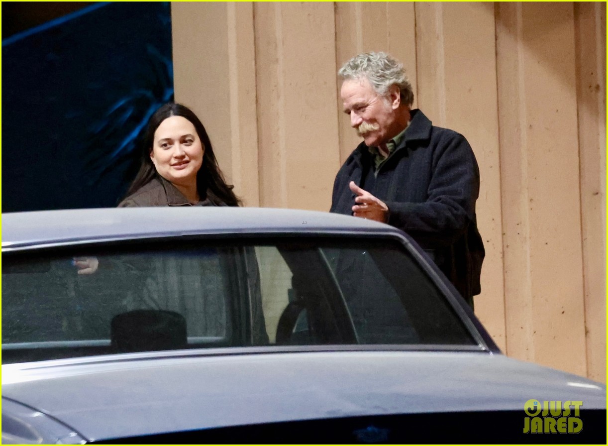 Bryan Cranston & Lily Gladstone Film New Thriller 'Lone Wolf' in ...