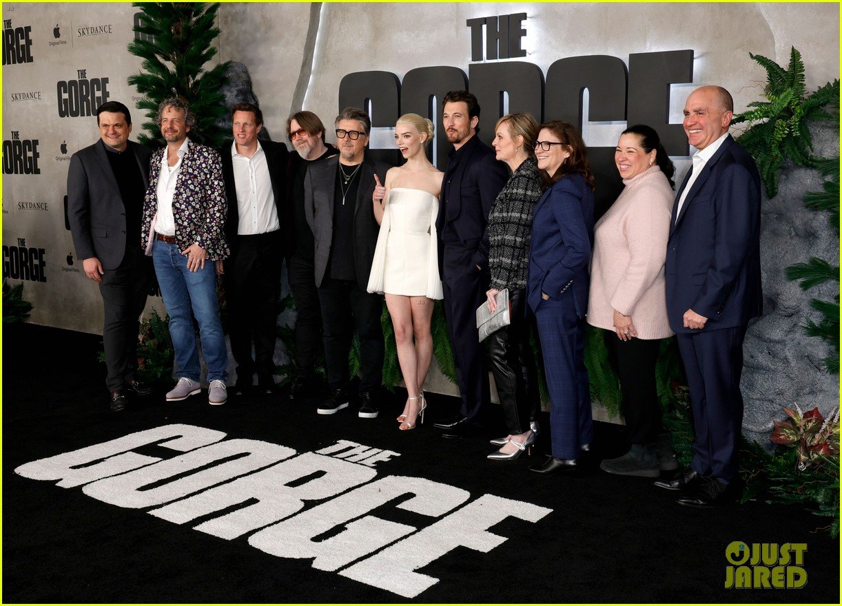 Anya Taylor Joy Strikes a Pose at 'The Gorge' Premiere With Costar Miles Teller & His Wife ...