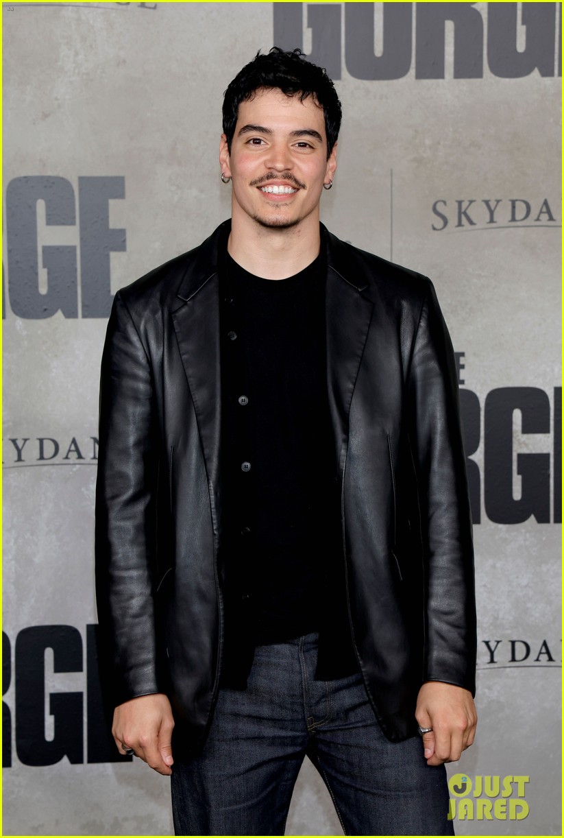 Anya Taylor Joy Strikes a Pose at 'The Gorge' Premiere With Costar Miles Teller & His Wife ...