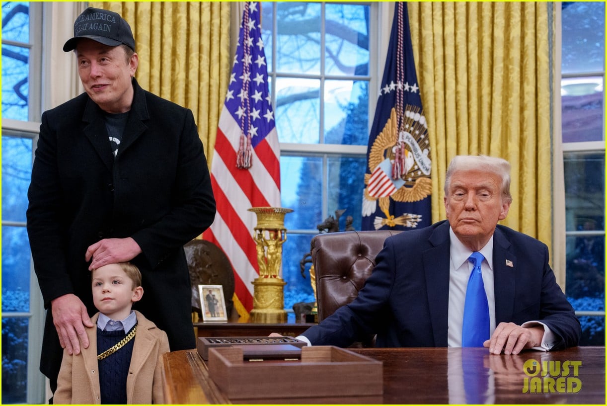 Grimes Reacts to Ex Elon Musk Parading Their Son X Æ A-12 at White ...