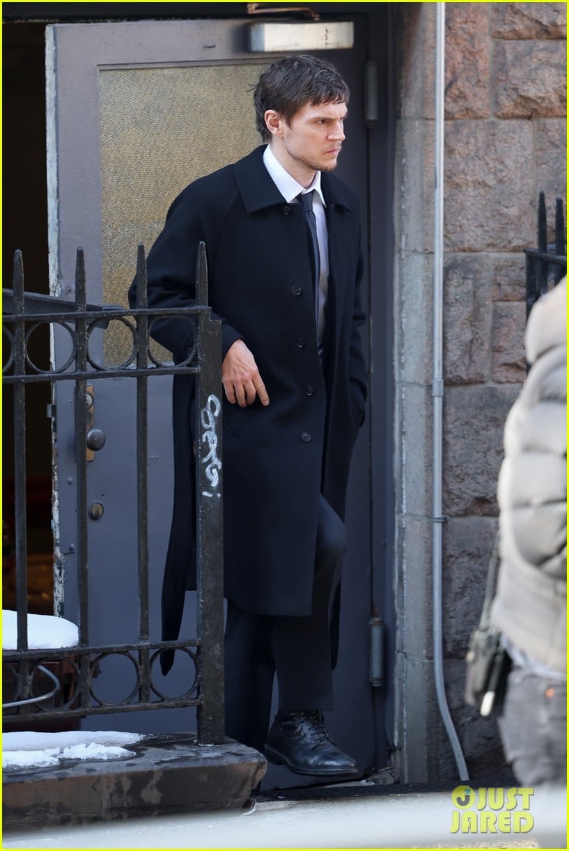 Evan Peters & Rebecca Hall Film Ryan Murphy's New FX Series 'The Beauty' in NYC: Photo 5124537 ...