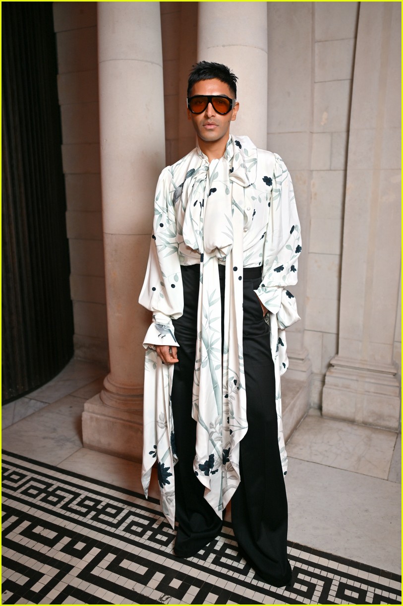 Photo: florence pugh harris reed show 004 | Photo 5127935 | Just Jared ...