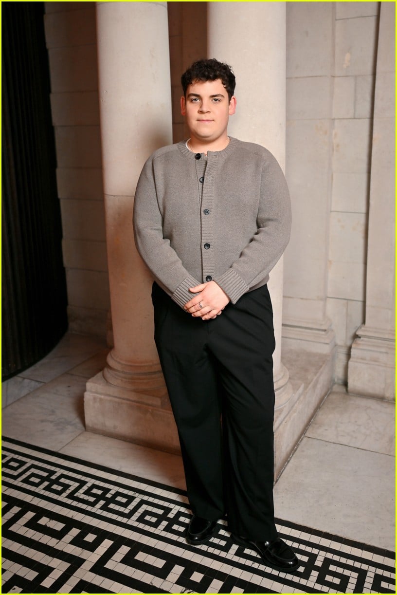 Photo: florence pugh harris reed show 005 | Photo 5127936 | Just Jared ...