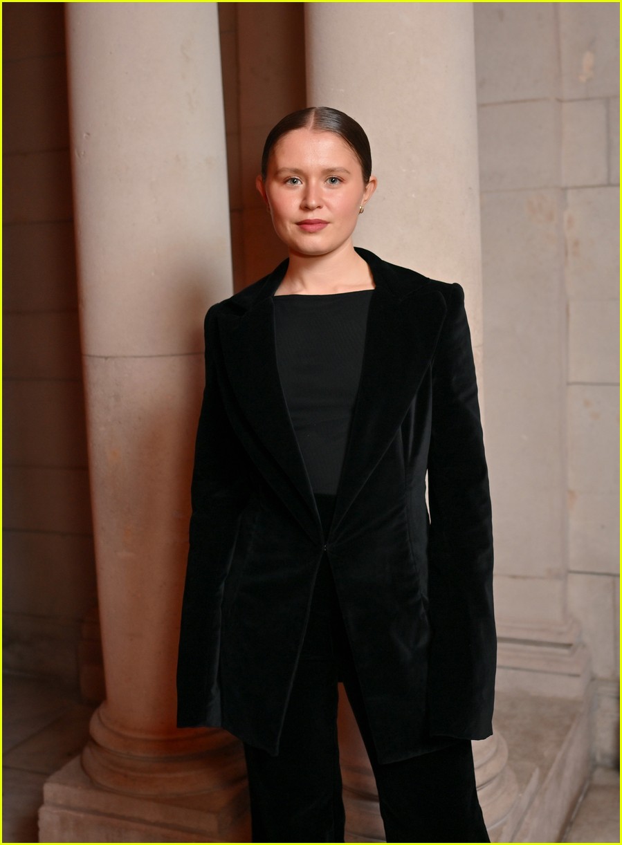 Photo: florence pugh harris reed show 013 | Photo 5127944 | Just Jared ...