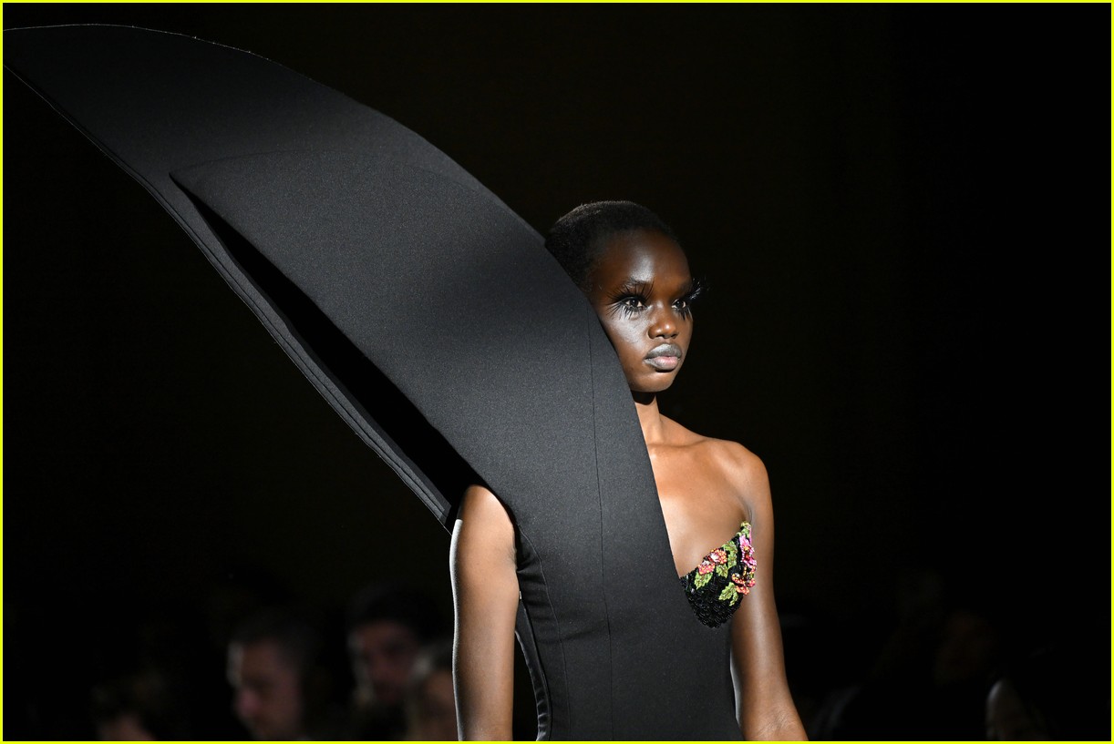 Photo: florence pugh harris reed show 021 | Photo 5127952 | Just Jared ...