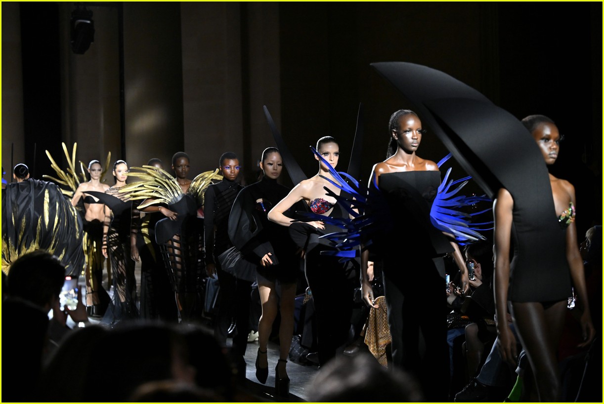 Photo: florence pugh harris reed show 032 | Photo 5127963 | Just Jared ...