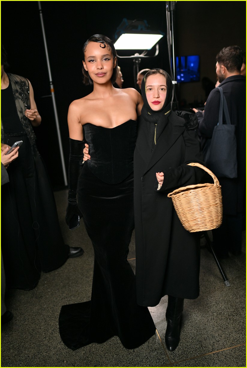 Photo: florence pugh harris reed show 034 | Photo 5127965 | Just Jared ...