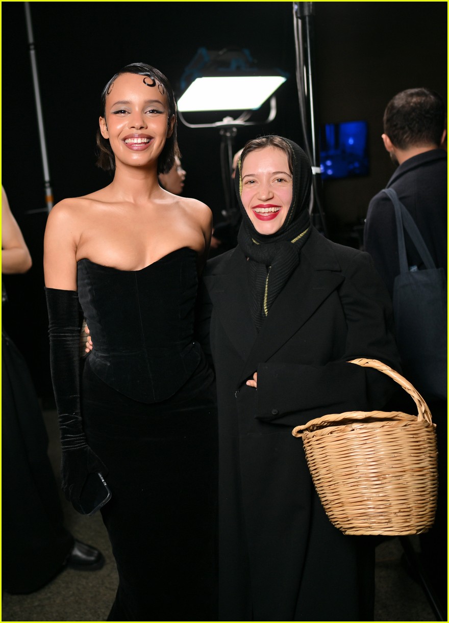 Photo: florence pugh harris reed show 035 | Photo 5127966 | Just Jared ...