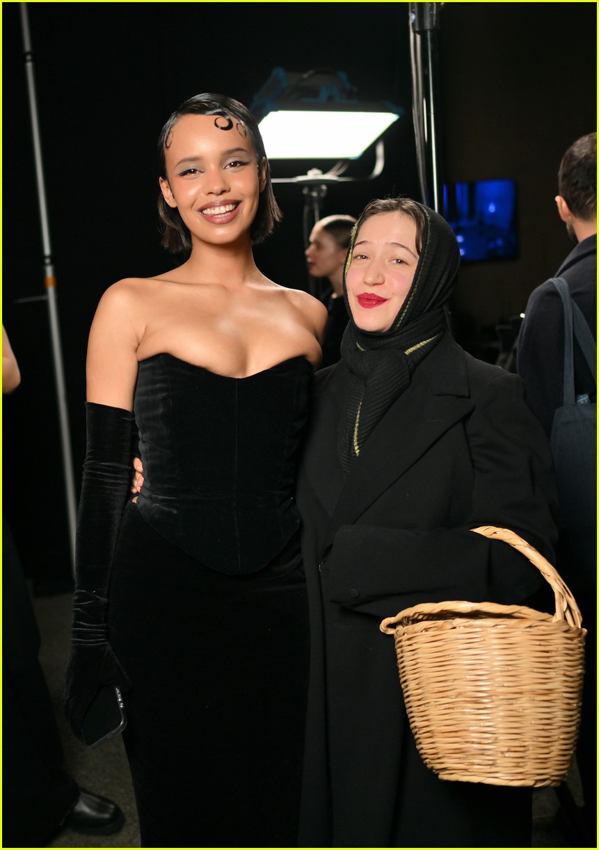 Photo: florence pugh harris reed show 036 | Photo 5127967 | Just Jared ...