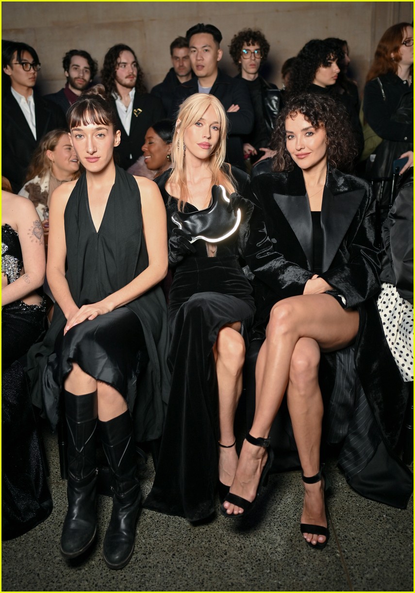 Photo: florence pugh harris reed show 043 | Photo 5127974 | Just Jared ...