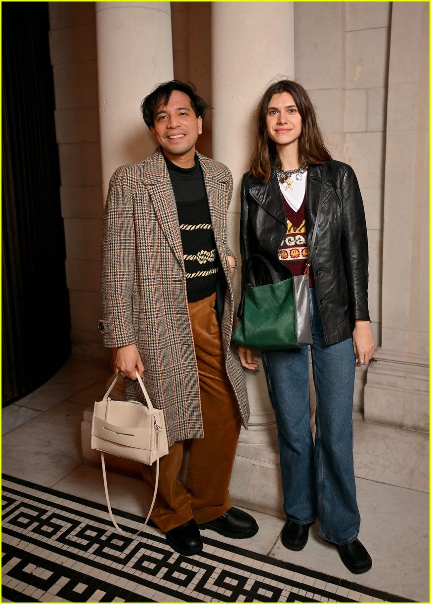 Photo: florence pugh harris reed show 044 | Photo 5127975 | Just Jared ...