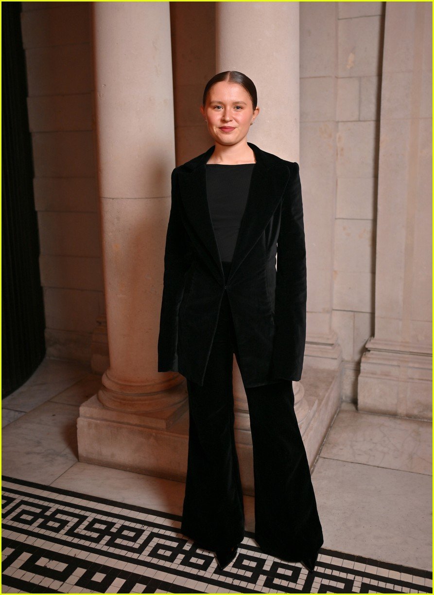 Photo: florence pugh harris reed show 047 | Photo 5127978 | Just Jared ...