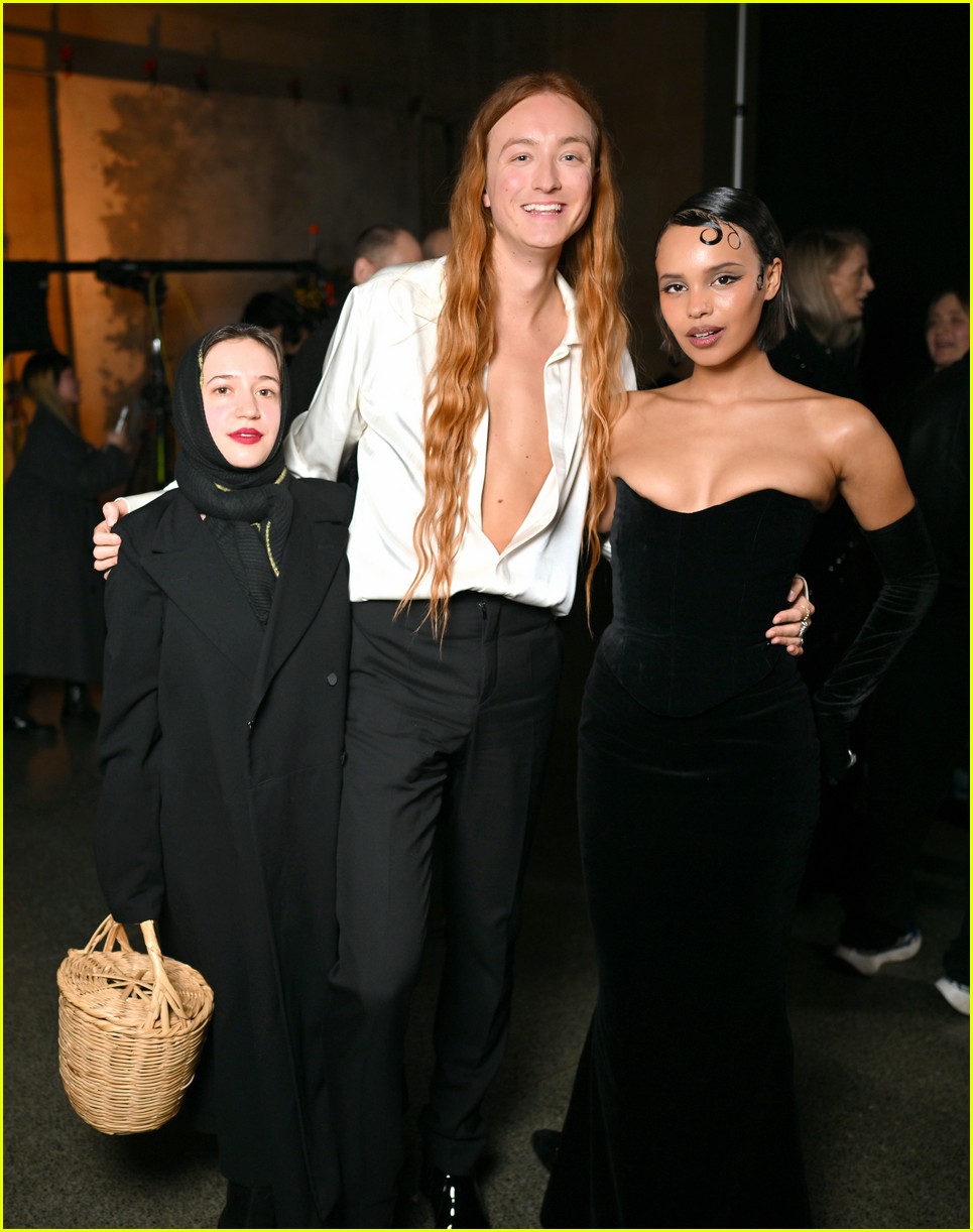 Photo: florence pugh harris reed show 049 | Photo 5127980 | Just Jared ...