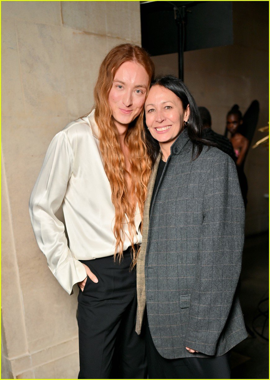 Photo: florence pugh harris reed show 054 | Photo 5127985 | Just Jared ...