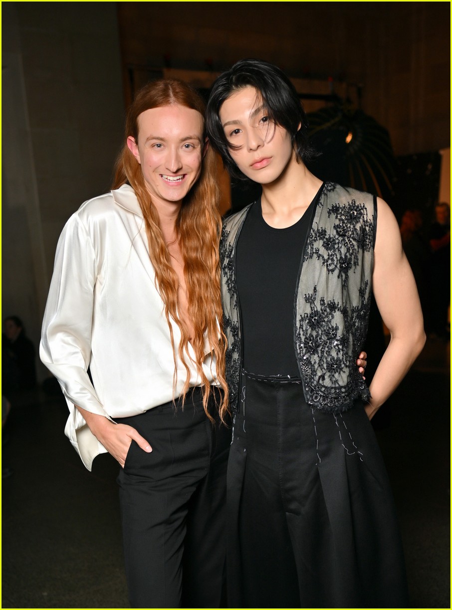 Photo: florence pugh harris reed show 056 | Photo 5127987 | Just Jared ...