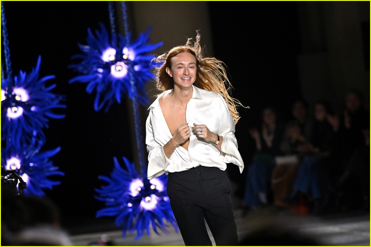 Photo: florence pugh harris reed show 057 | Photo 5127988 | Just Jared ...