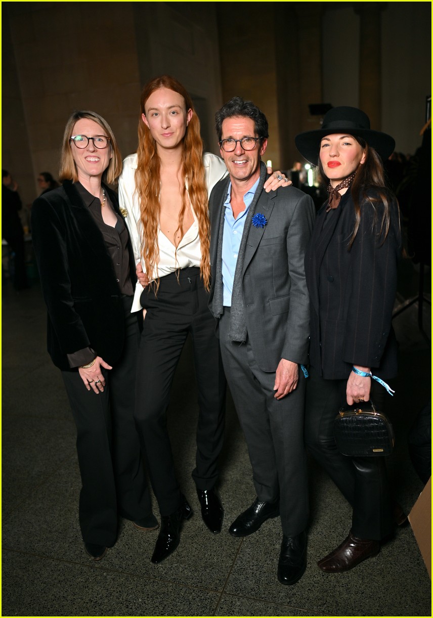 Photo: florence pugh harris reed show 060 | Photo 5127991 | Just Jared ...