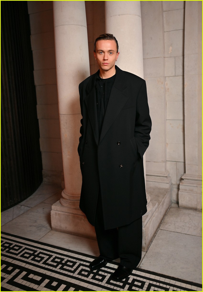 Photo: florence pugh harris reed show 061 | Photo 5127992 | Just Jared ...