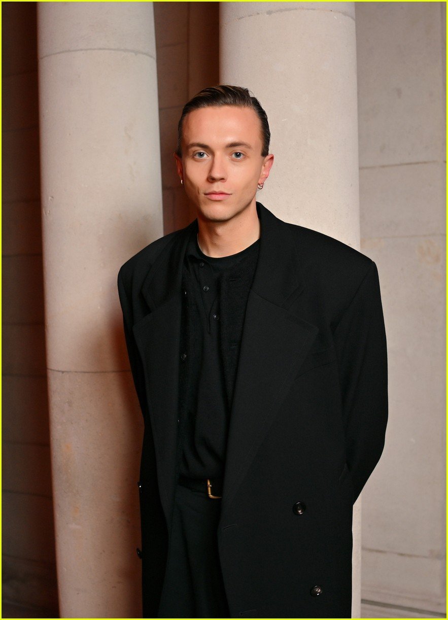 Photo: florence pugh harris reed show 062 | Photo 5127993 | Just Jared ...