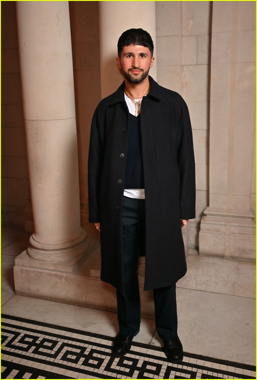 Photo: florence pugh harris reed show 063 | Photo 5127994 | Just Jared ...