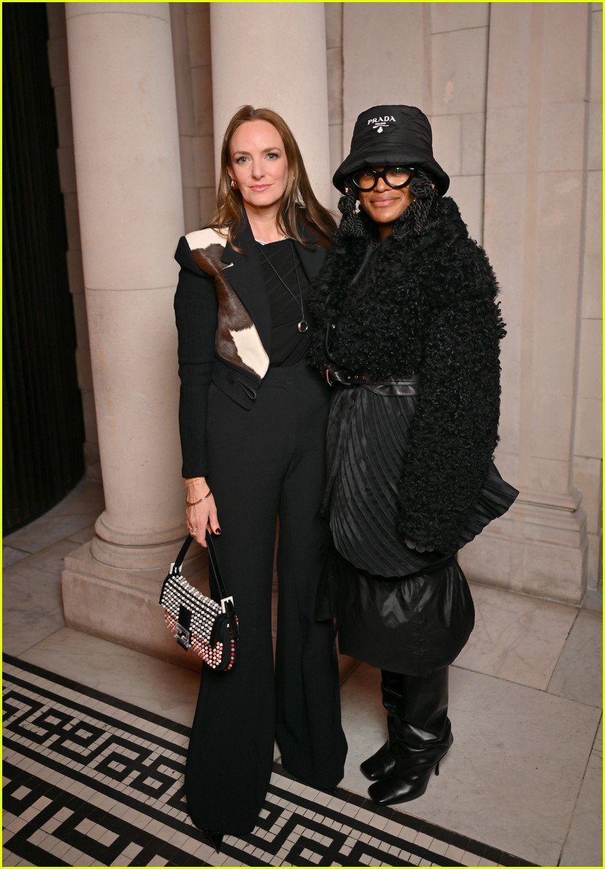 Photo: florence pugh harris reed show 071 | Photo 5128002 | Just Jared ...