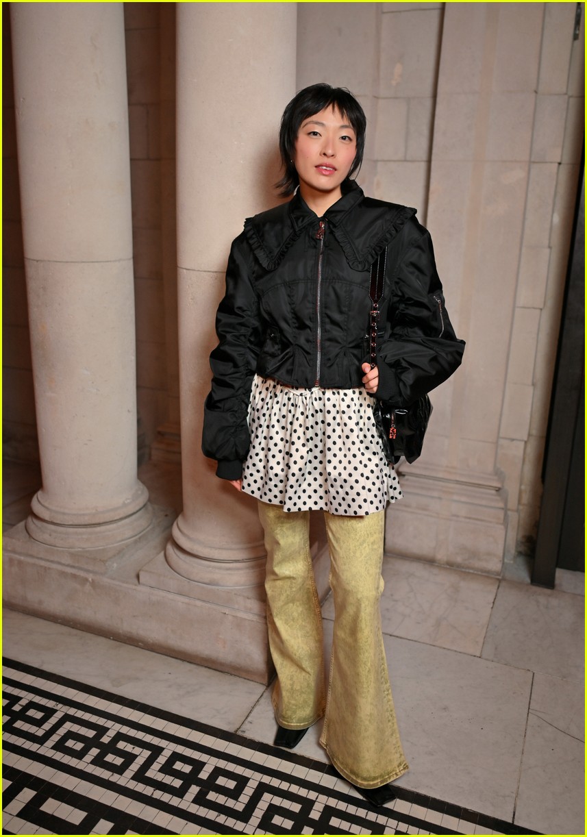 Photo: florence pugh harris reed show 080 | Photo 5128011 | Just Jared ...