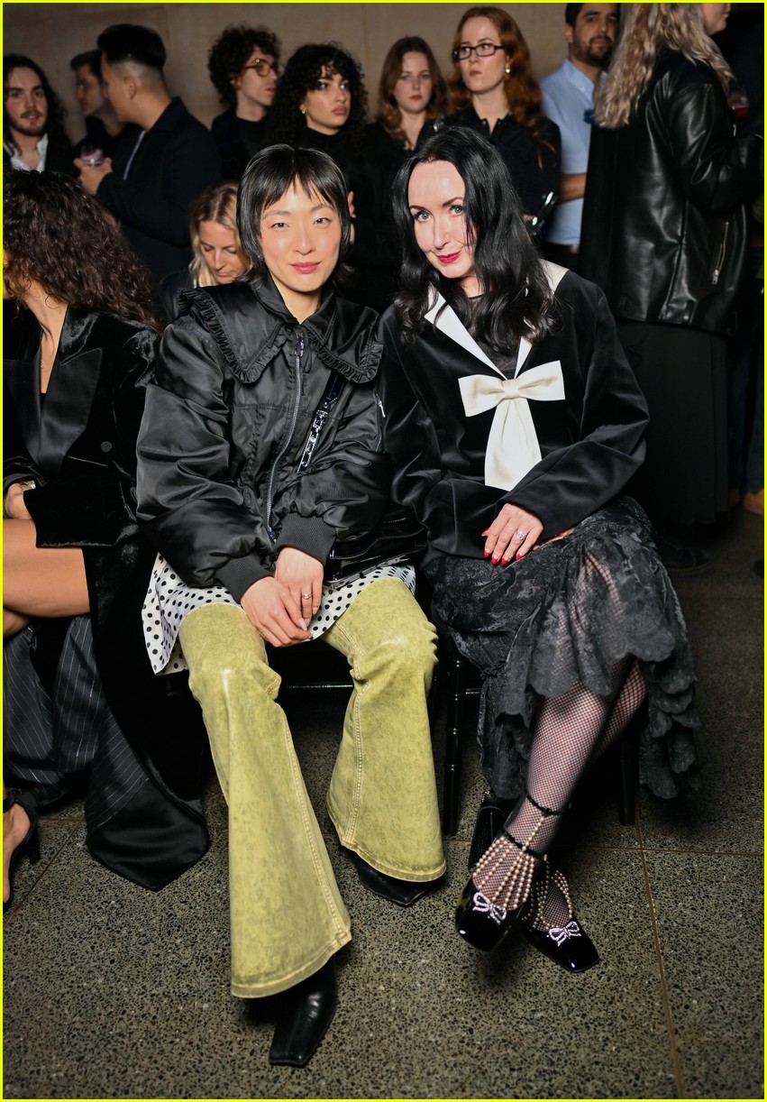 Photo: florence pugh harris reed show 082 | Photo 5128013 | Just Jared ...