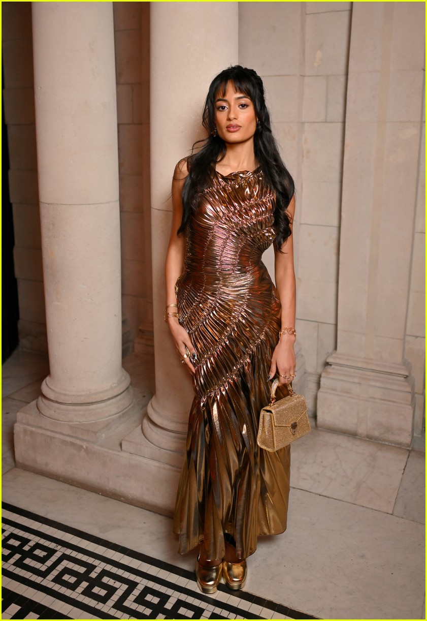 Photo: florence pugh harris reed show 087 | Photo 5128018 | Just Jared ...