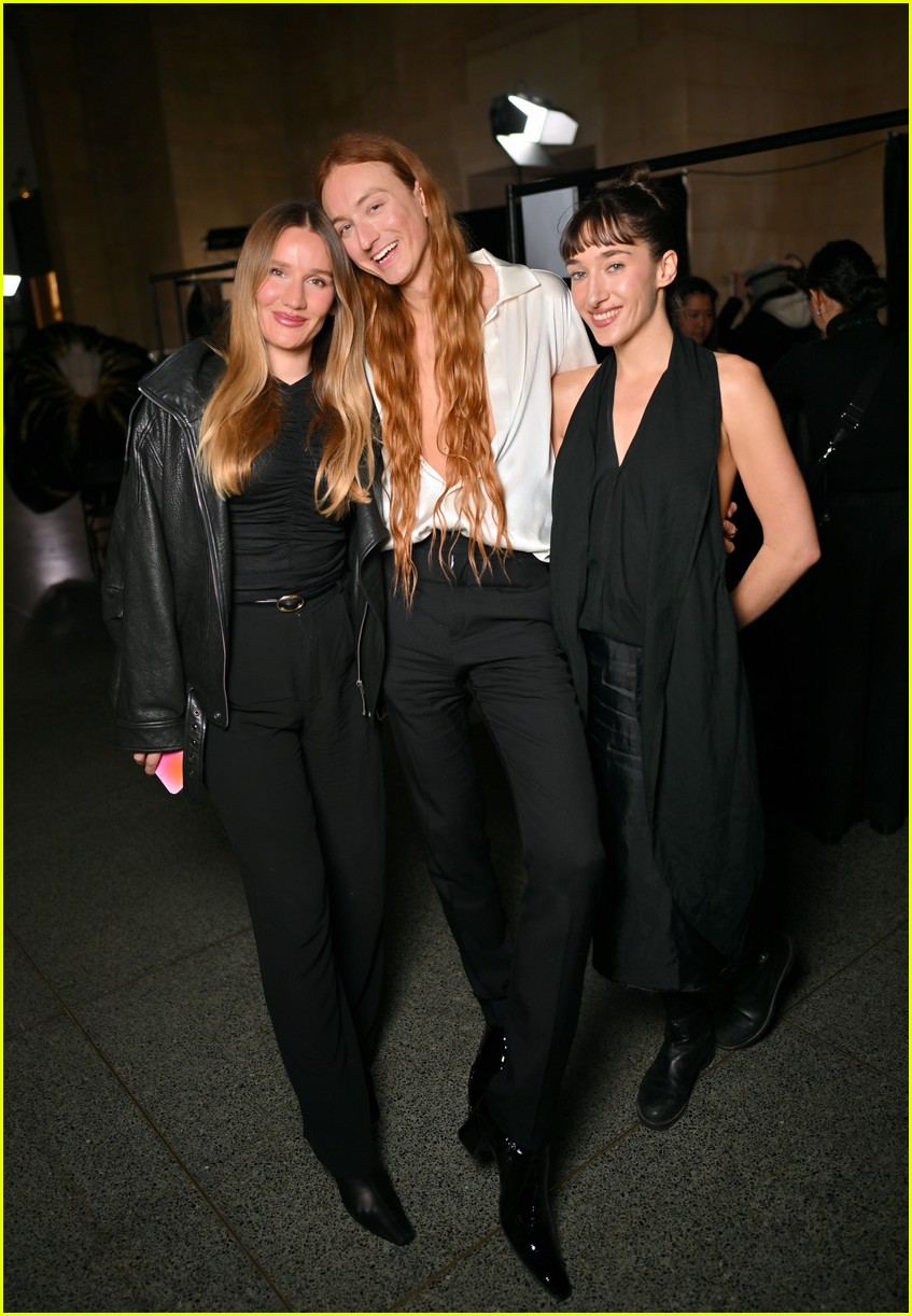 Photo: florence pugh harris reed show 091 | Photo 5128022 | Just Jared ...