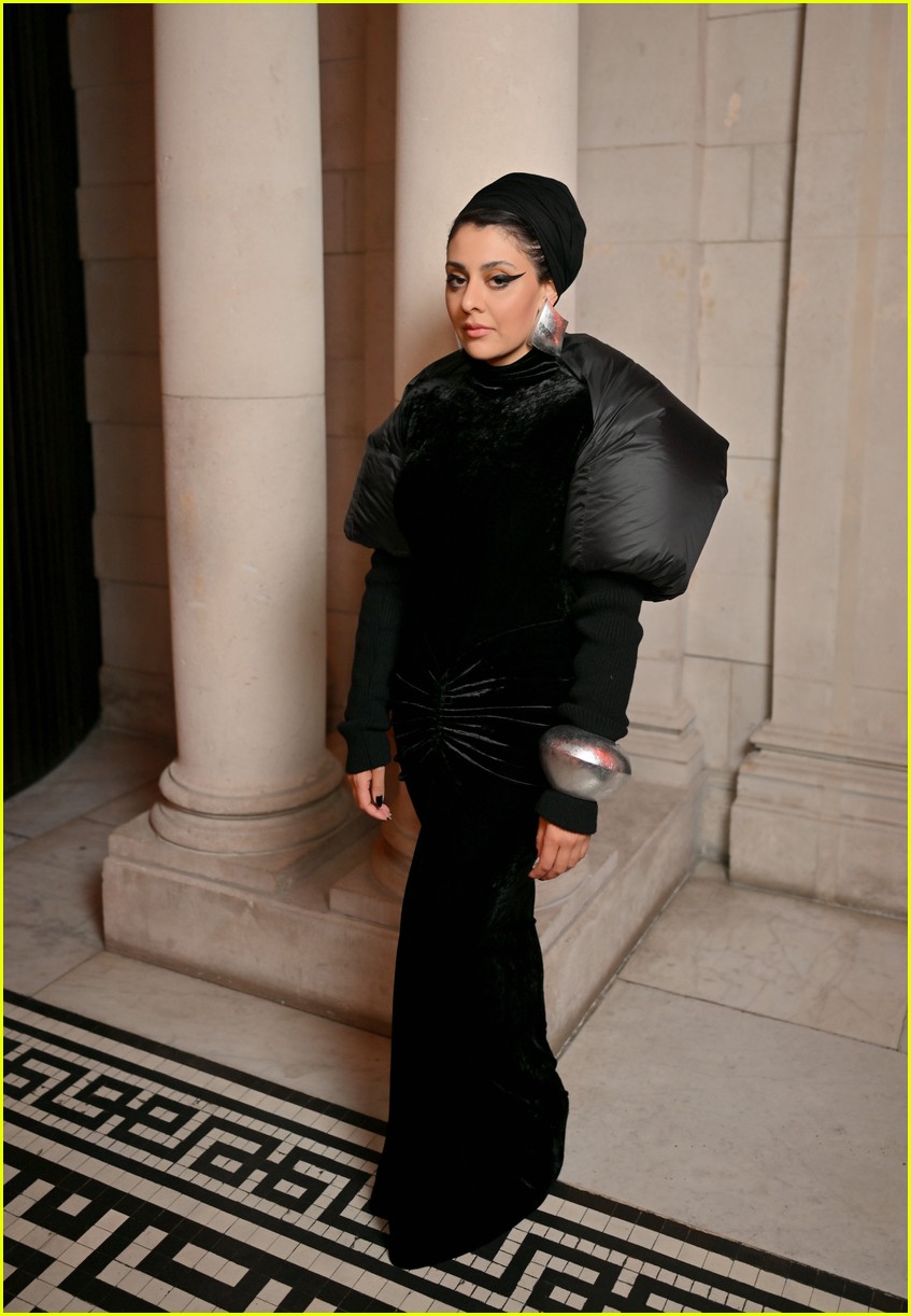 Photo: florence pugh harris reed show 092 | Photo 5128023 | Just Jared ...