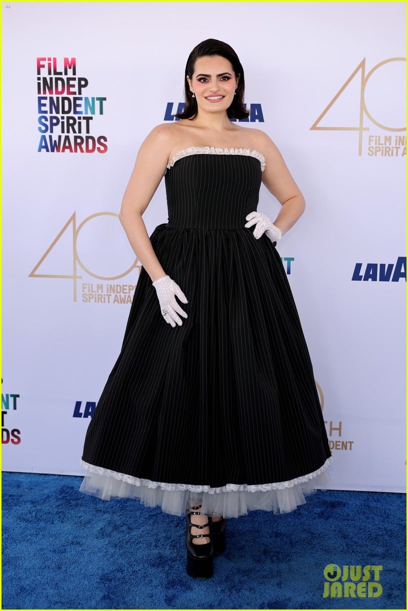 Hunter Schafer Presents Spirit Award to Fellow Trans Actress Nava Mau ...