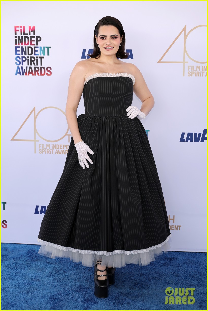 Hunter Schafer Presents Spirit Award to Fellow Trans Actress Nava Mau: Photo 5128405 | Photos ...