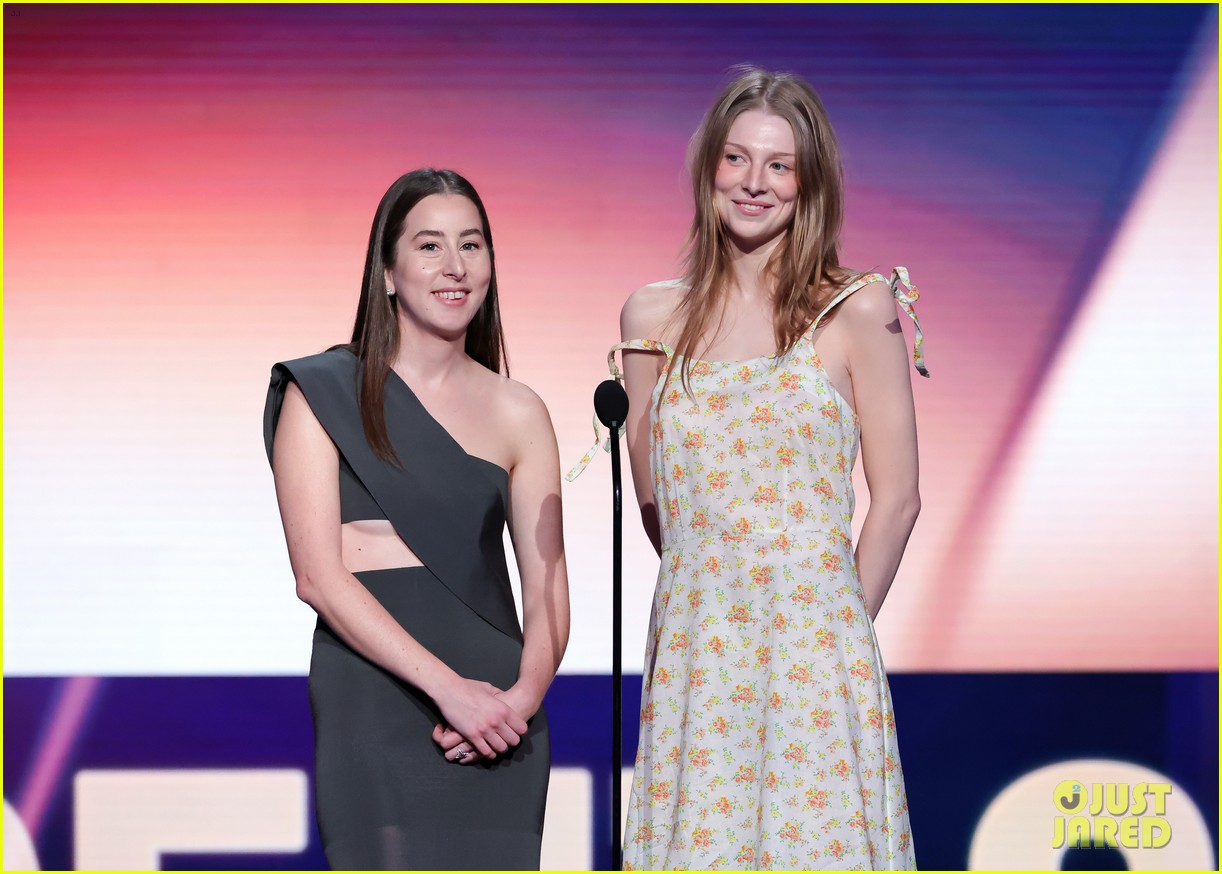 Hunter Schafer Presents Spirit Award to Fellow Trans Actress Nava Mau ...