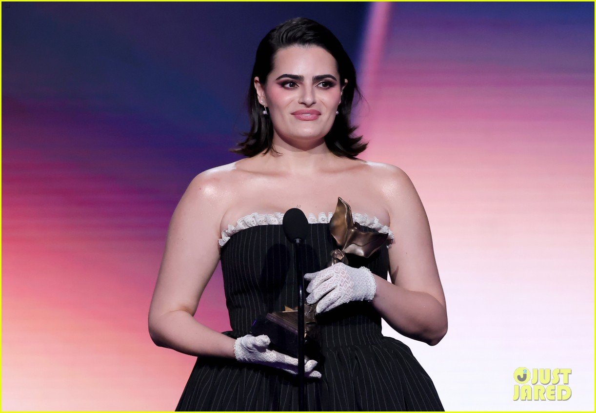 Hunter Schafer Presents Spirit Award to Fellow Trans Actress Nava Mau ...