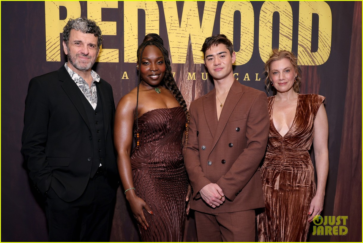 Idina Menzel Makes Long-Awaited Return to Broadway in 'Redwood,' an Original Musical She Helped ...