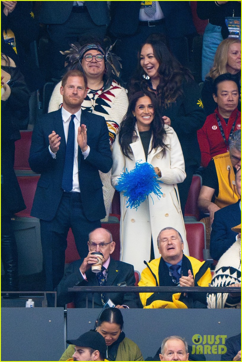 Prince Harry & Meghan Markle Watch Performances From Katy Perry & More ...