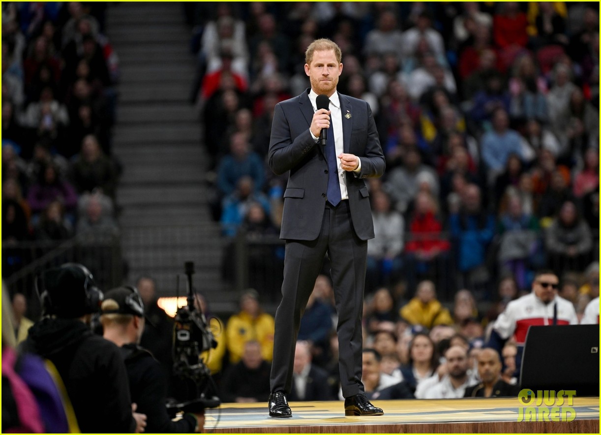 Prince Harry & Meghan Markle Watch Performances From Katy Perry & More ...