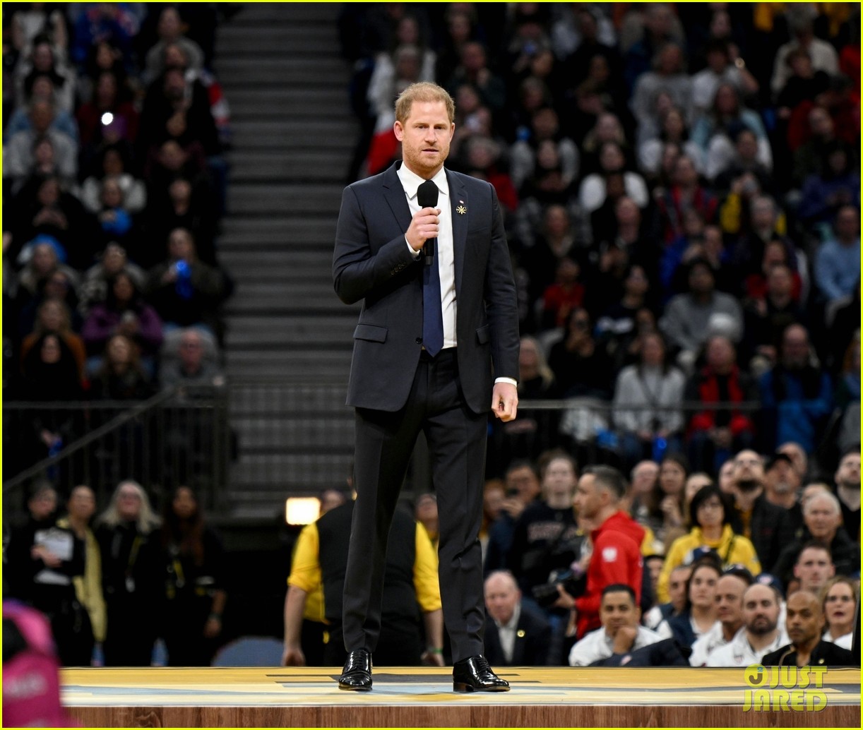 Prince Harry & Meghan Markle Watch Performances From Katy Perry & More ...