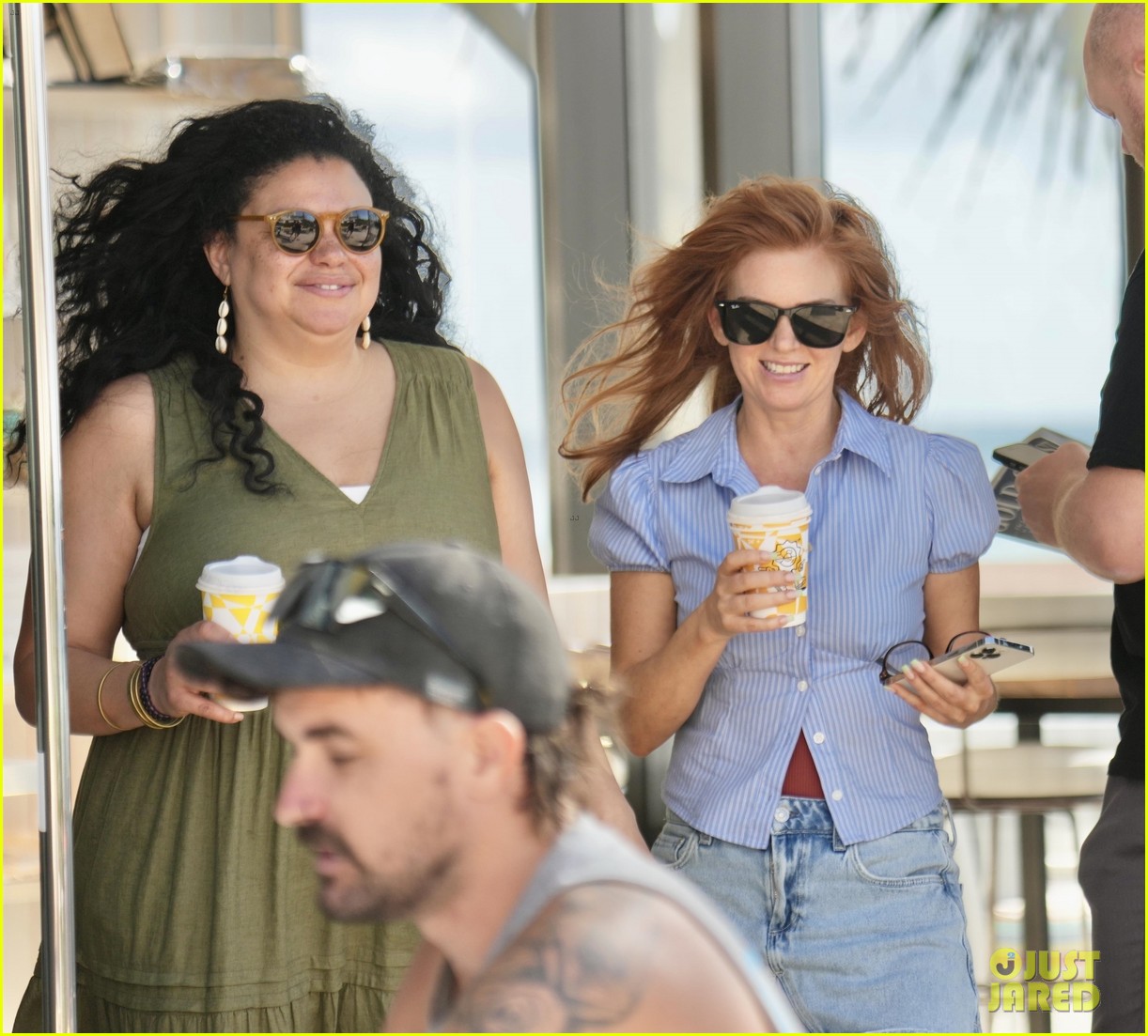 Isla Fisher & Michelle Buteau Take Coffee Break on 'Spa Weekend' Set in ...