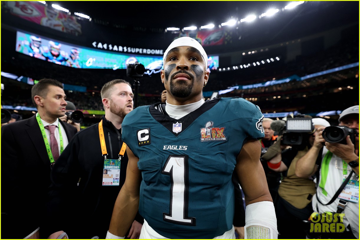 Jalen Hurts & Fiancee Bryonna Burrows Celebrate Eagles Win at Super Bowl 2025, He's Named MVP ...