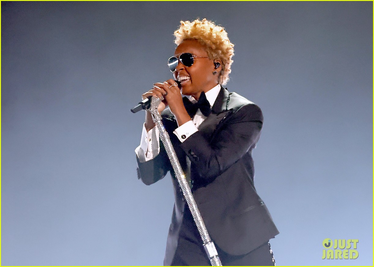 Janelle Monae Emulates Michael Jackson During Quincy Jones Tribute at ...