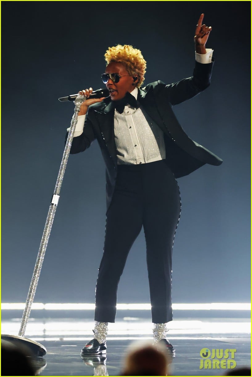 Janelle Monae Emulates Michael Jackson During Quincy Jones Tribute at ...
