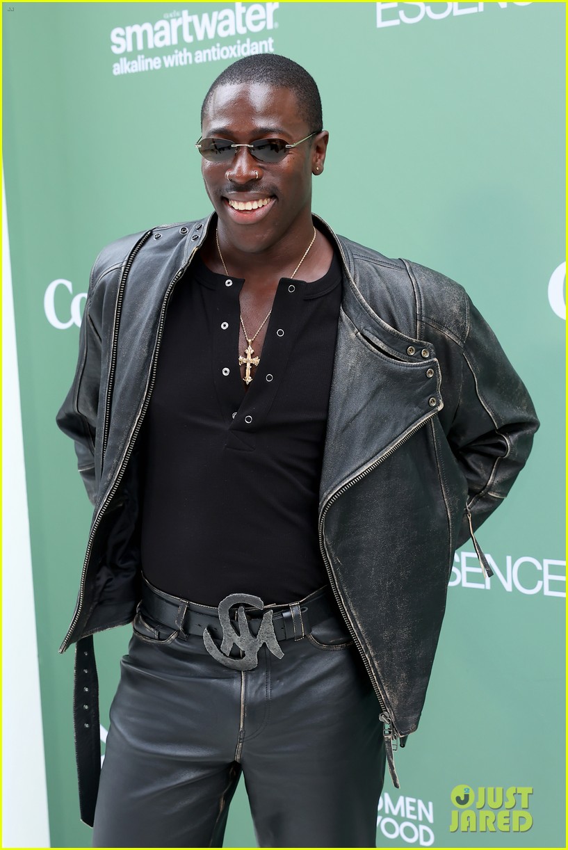 Jodie Turner-Smith & Pal Moses Sumney Hold Hands While Attending ...