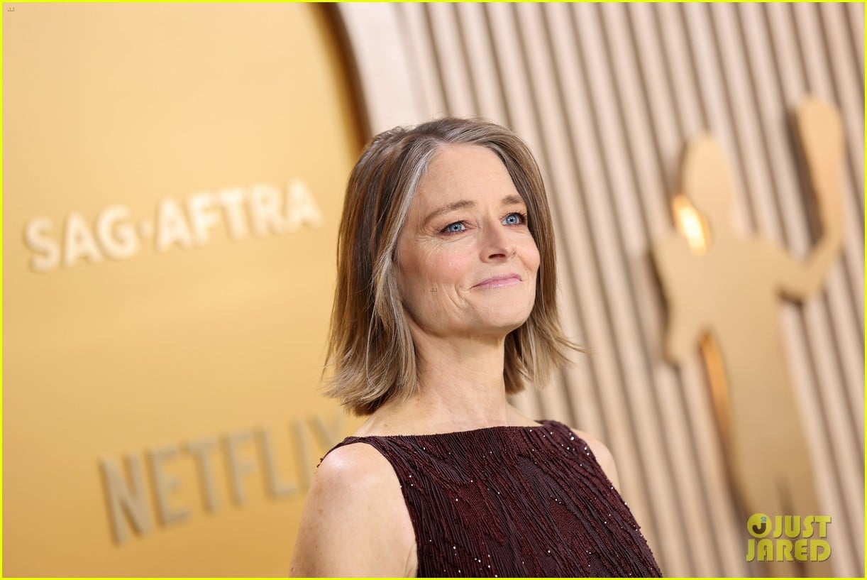 Jodie Foster Brings Son Charlie as Her Date to SAG Awards 2025: Photo ...